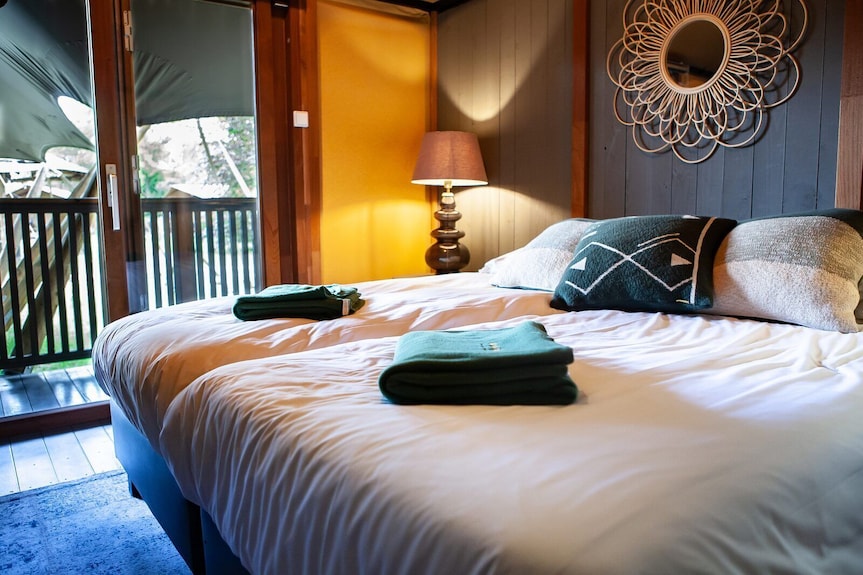 Glamping 8-person Safari Tent - Oss