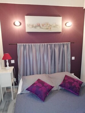 Casa de campo conforto, suíte, vista para o pátio | 1 quarto