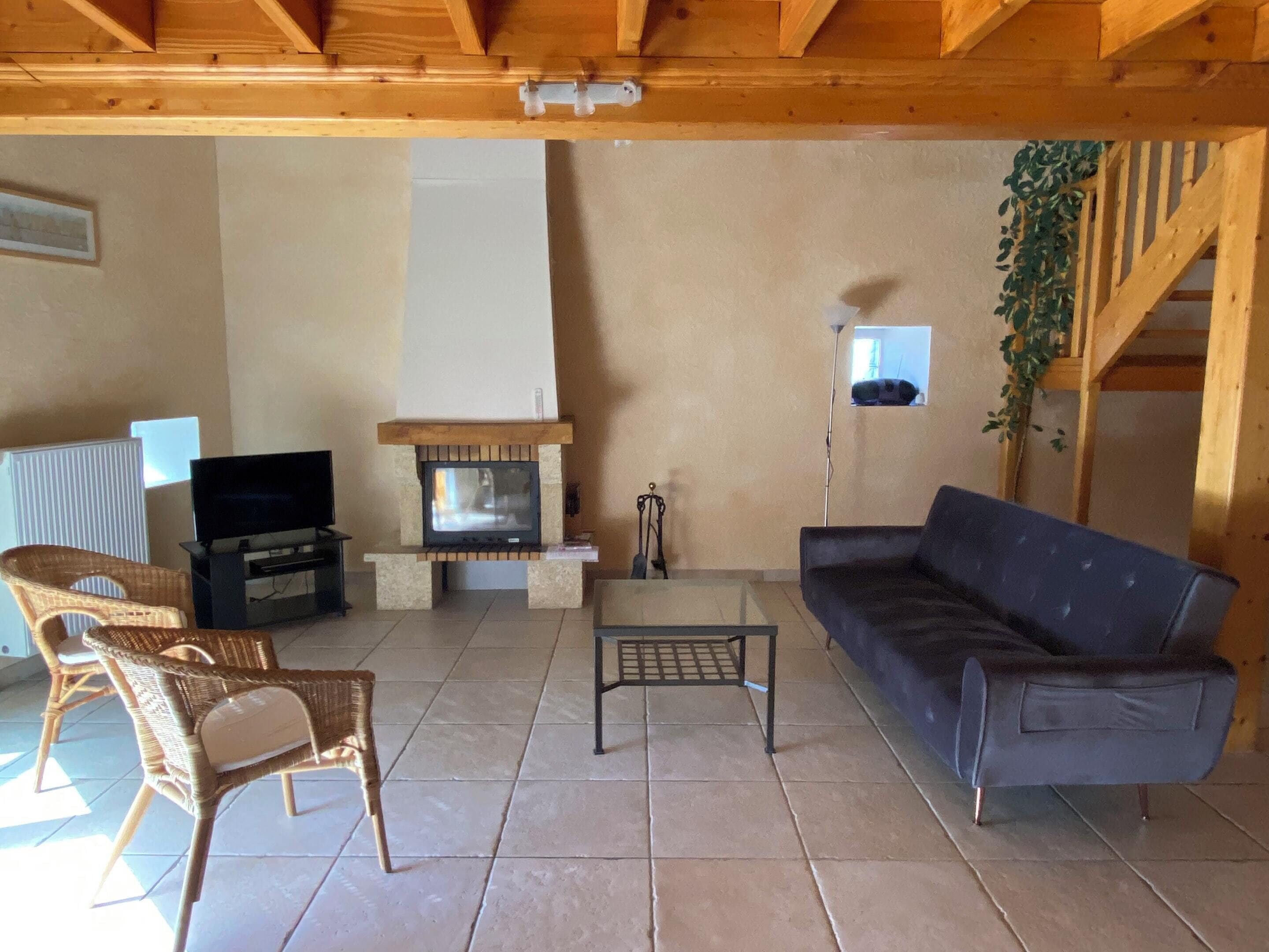 Homerez - Casa Familiar En Colombier - Bourg-Argental