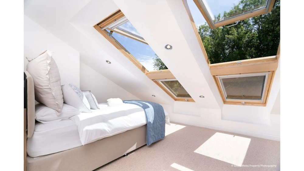 Child Friendly House With Private Parking Near The Mumbles Seafront. - The Mumbles