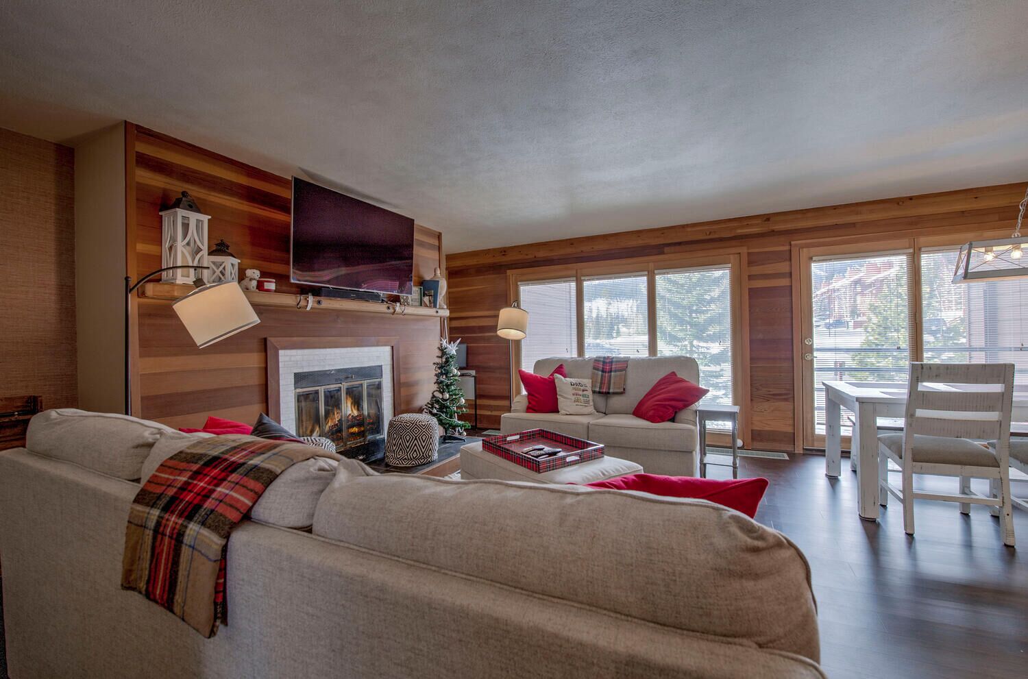 Silverthorne Condo With Mtn Views, Pool & Hot Tub - Silverthorne, CO