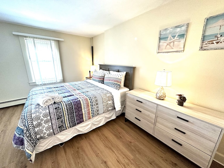 Ocean View 1, Steps To Private Beach & Boat Launch - Cape Cod Inflatable Park, West Yarmouth