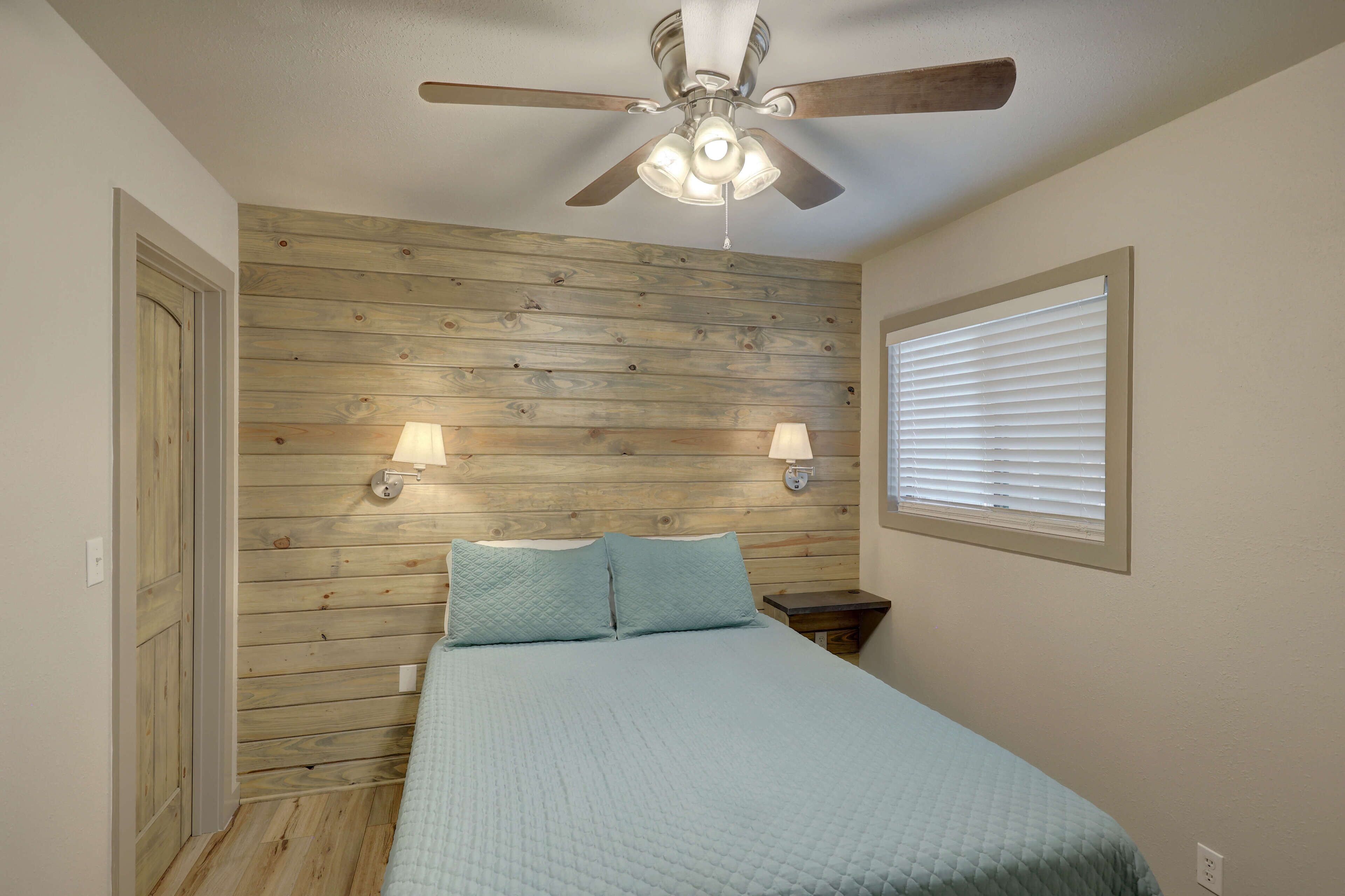 Fully Renovated Hill Country Cabin - Riverfront - Hunt, Tx - Hunt, TX