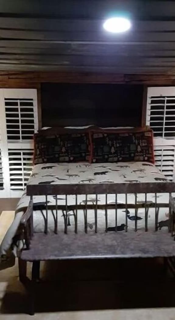 The "Bunkhouse" At Hunter Hollow Farm - Oak Ridge, TN