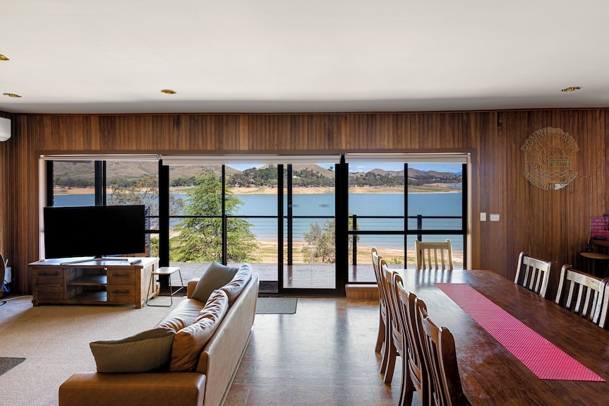 Bonnie Dawn - Water Front - Bonnie Doon