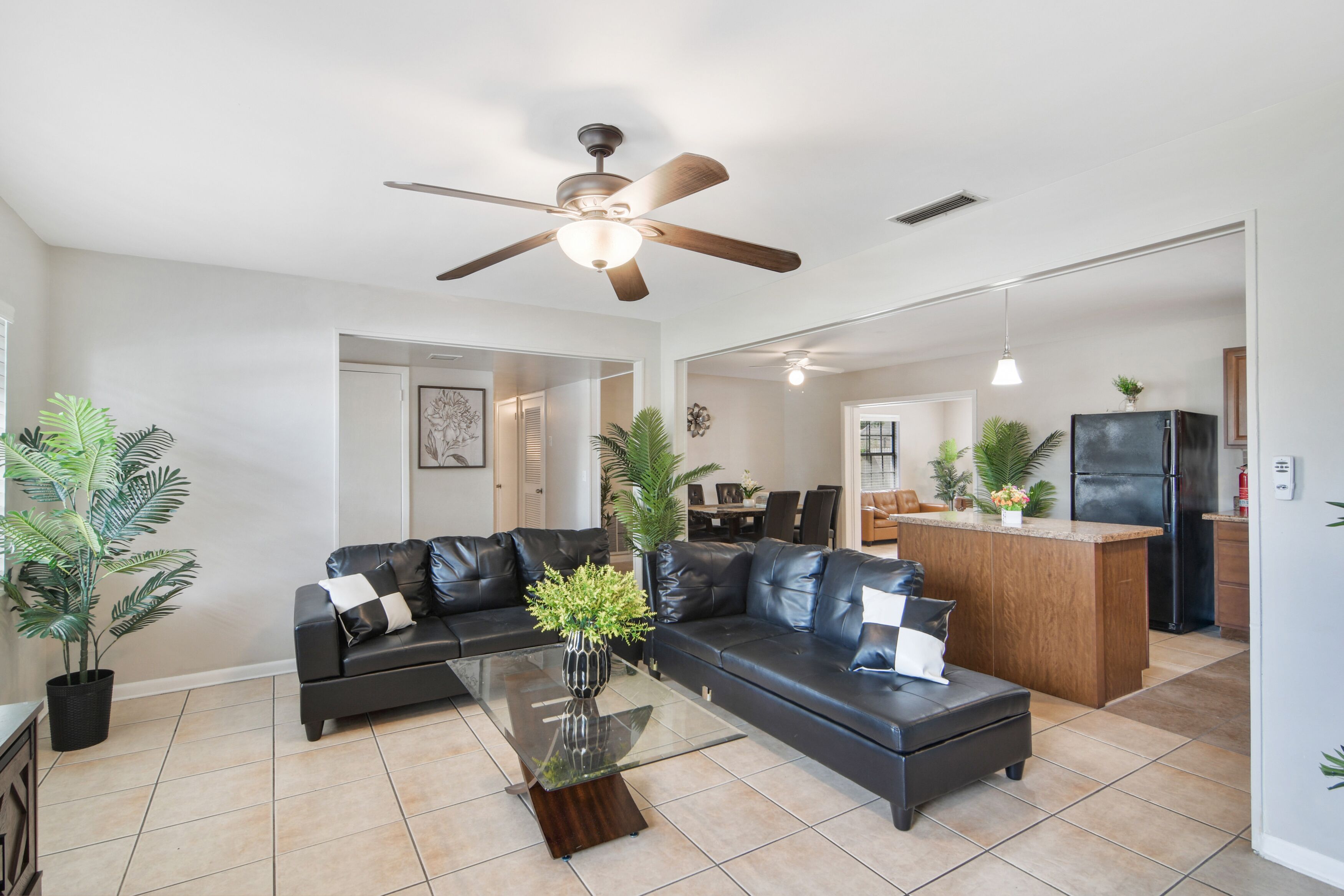 Cheerful Spacious 4 Bedroom With Pool - Game Room - Hillsborough County, FL