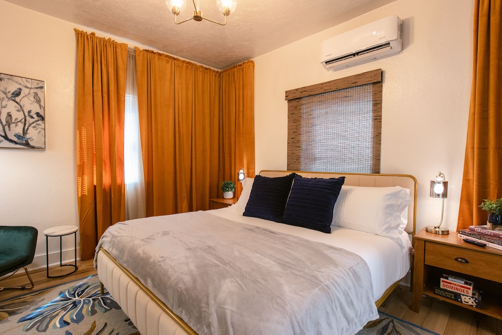 Apartment Close To Downtown With Parking And Full Kitchen. - 鳳凰城