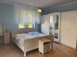 Casa | 8 quartos, ferros/tábuas de passar roupa, Wi-Fi de cortesia