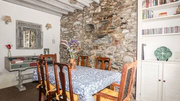 Casa de Campo | Cozinha privada | Um frigorífico, uma máquina de lavar louça, uma chaleira elétrica