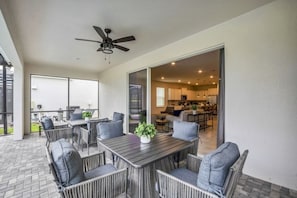 Villa, vários quartos | Varanda