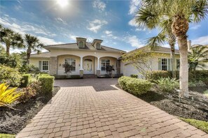 3BR/4BA Luxury Home in Secure Resort Style Verandah Community - Lee ...