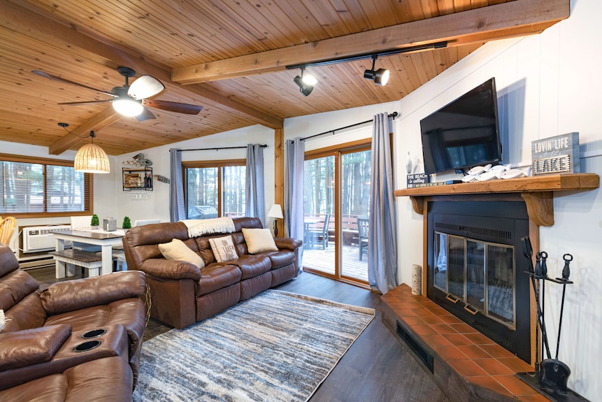 Beautiful Lake View Cabin With Private Beaches - Wisconsin