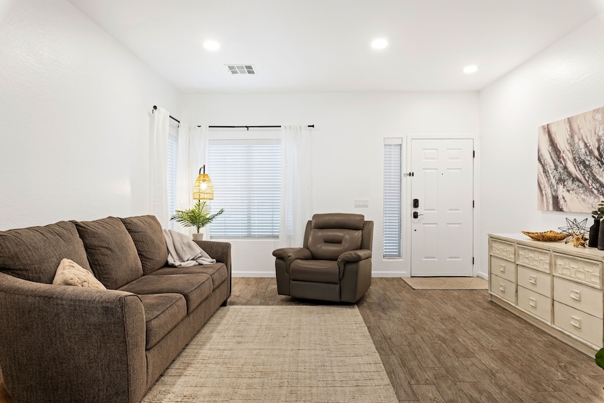 4 Bed With Community Pool, Game Room, Minutes To Bell Bank Park! - Queen Creek, AZ