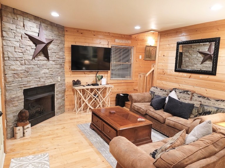 Cabin Helen's Hideaway - Helen, GA