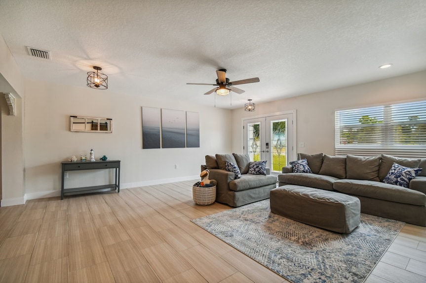 Sunset Oasis - Private Heated Pool Home Near Beach, Sponge Docks, Tarpon Springs - Fred Howard Park, Tarpon Springs