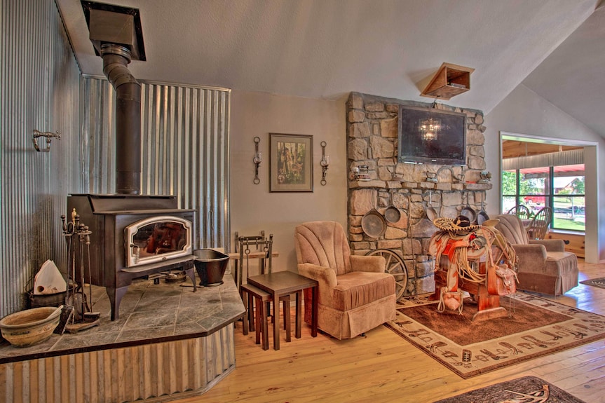 Rustic Home W/ Patio, 1 Mi To Sunset Beach! - Sunset Beach, Butler