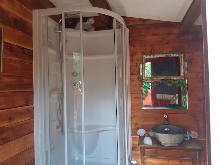 1 Bed Cabin - Sleeps 4 - Pets - Lake - Wifi - Ille-et-Vilaine