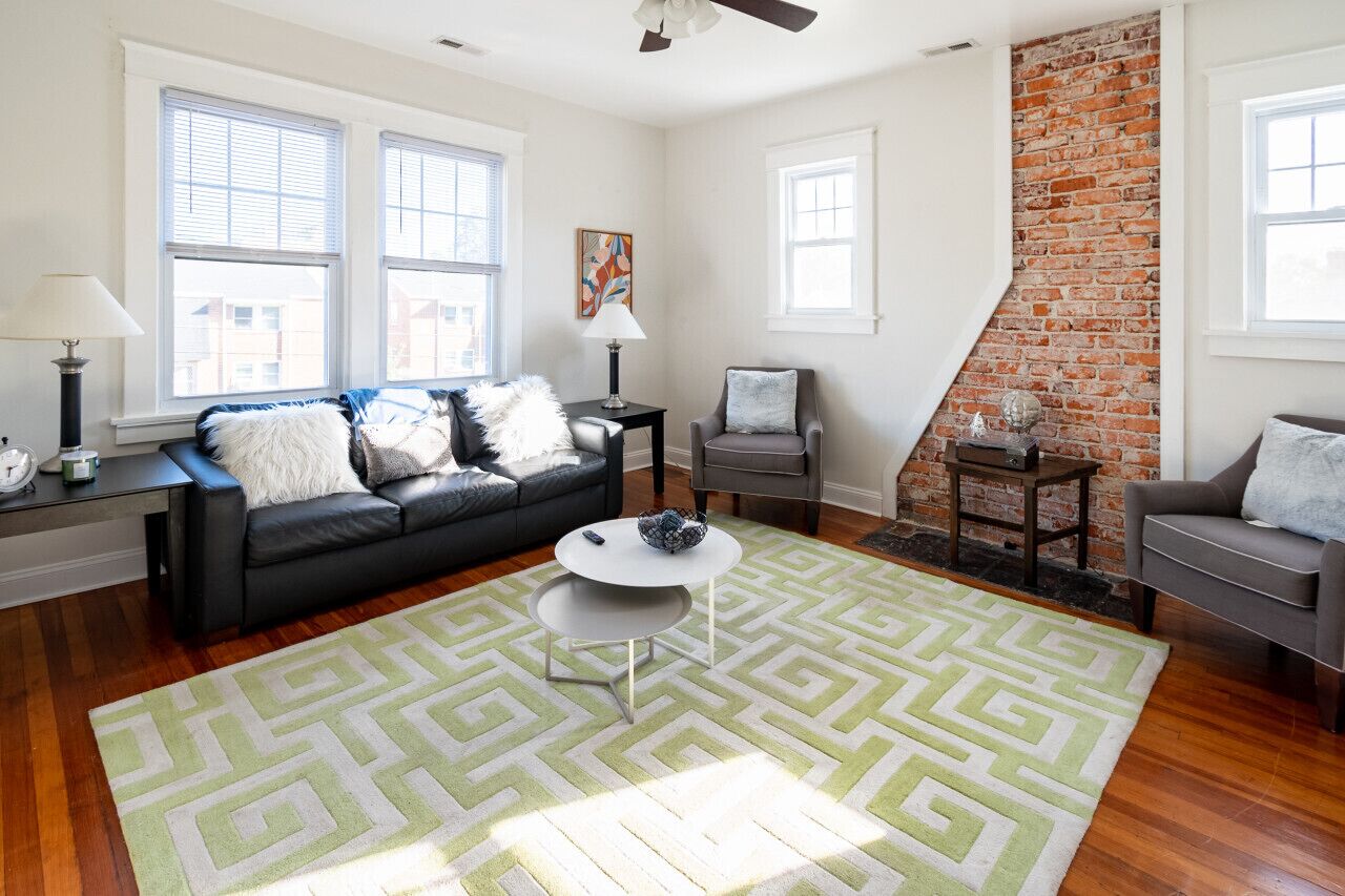 Contemporary 3-bedroom Home With Balcony In Rva - Richmond, VA