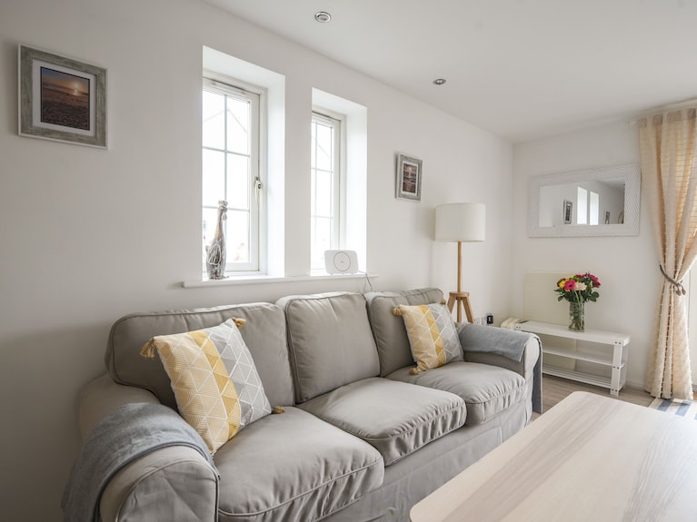 1 Buckfields, Family Friendly, With A Garden In Lyme Regis - 萊姆裡傑斯