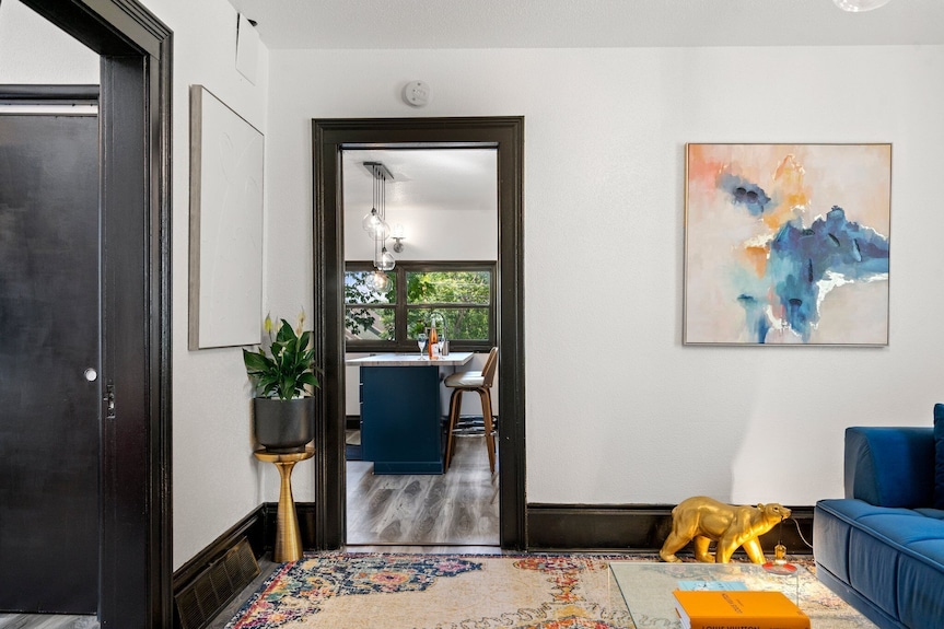 Vintage Vibes Duplex | Downtown | Beach | Ac | Restaurants | - Traverse City, MI
