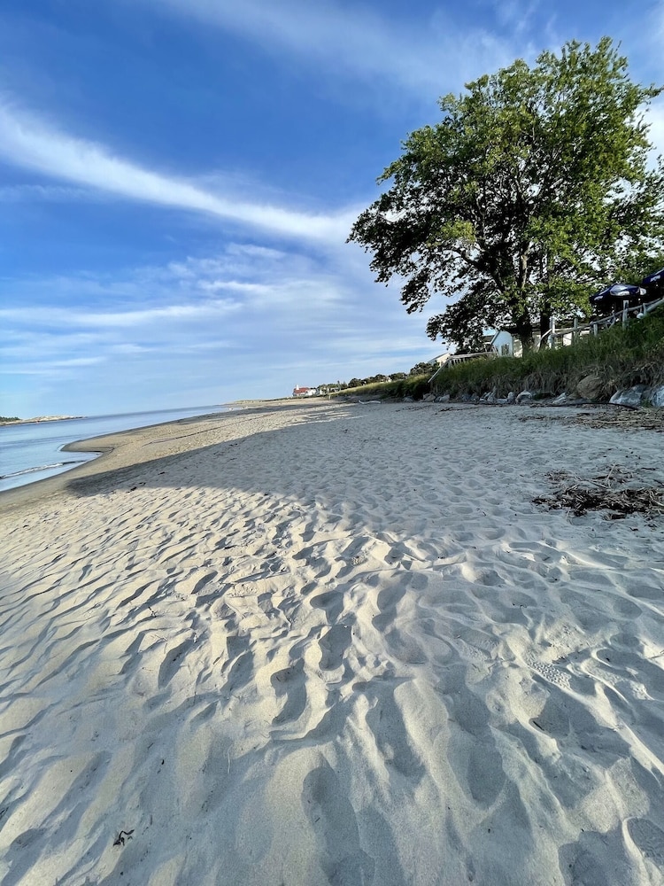 Spinneys Guesthouse & Beach Cottages - Maine