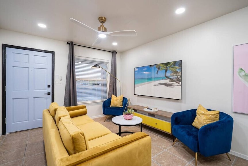 Art Deco 3 Bedroom Near Ft Bliss - El Paso