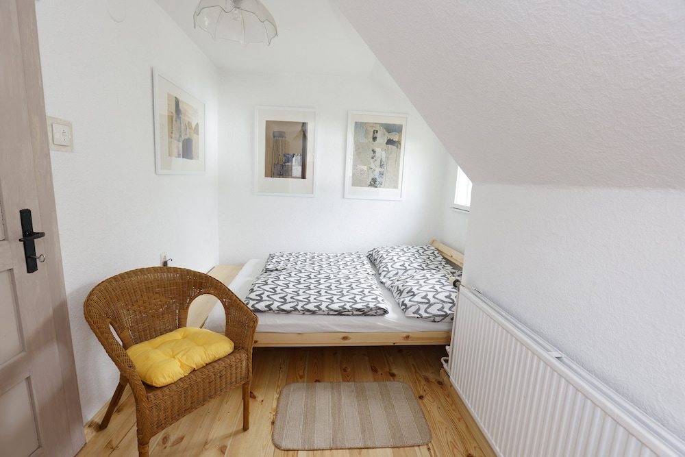 Idyllisch Gelegenes Ferienhaus Mit Garten Auf Reiterhof - Görlitz