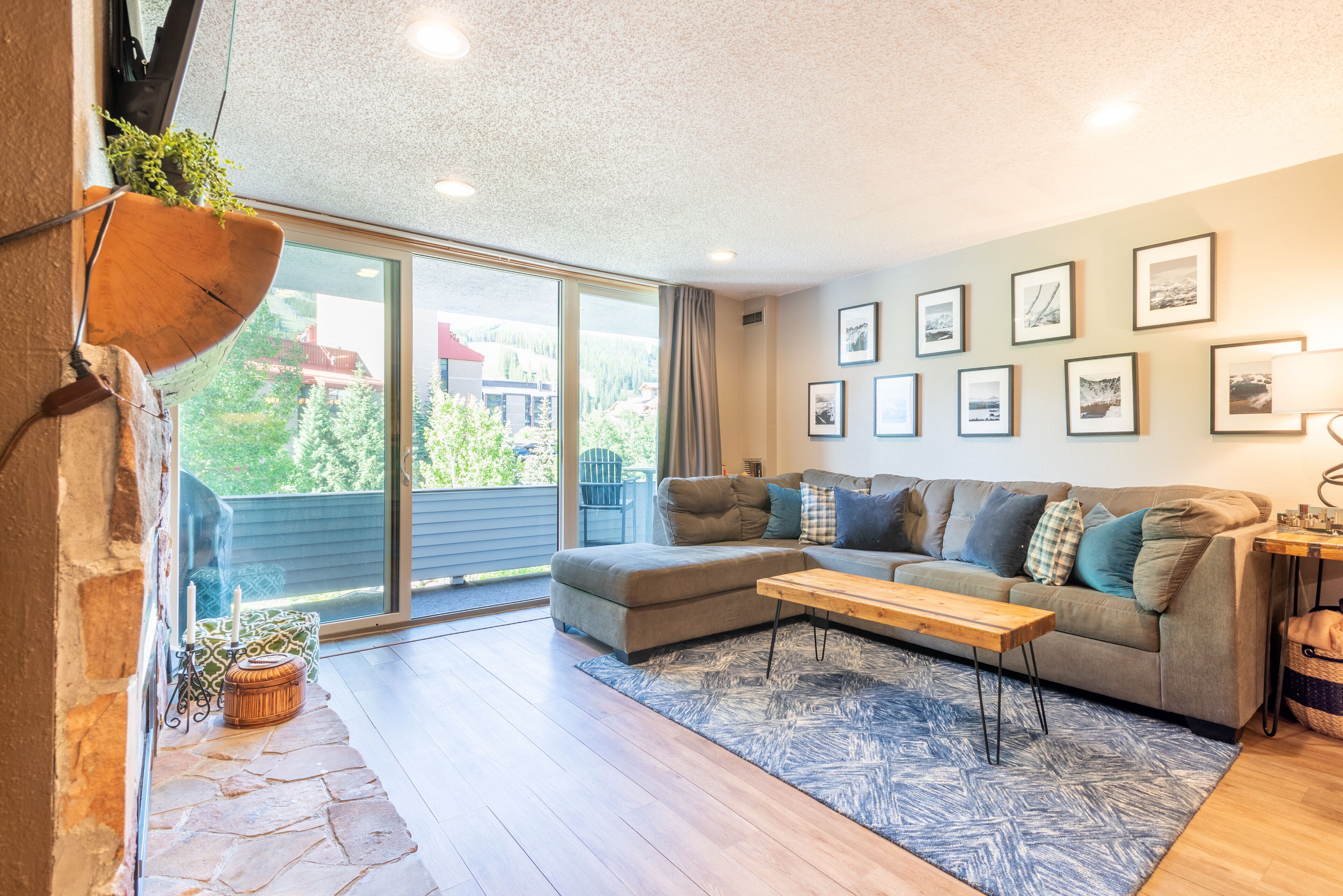 Large Nicely Appointed Condo, Giant Deck, Free Wifi, Heated Garage Parking - Copper Mountain, CO