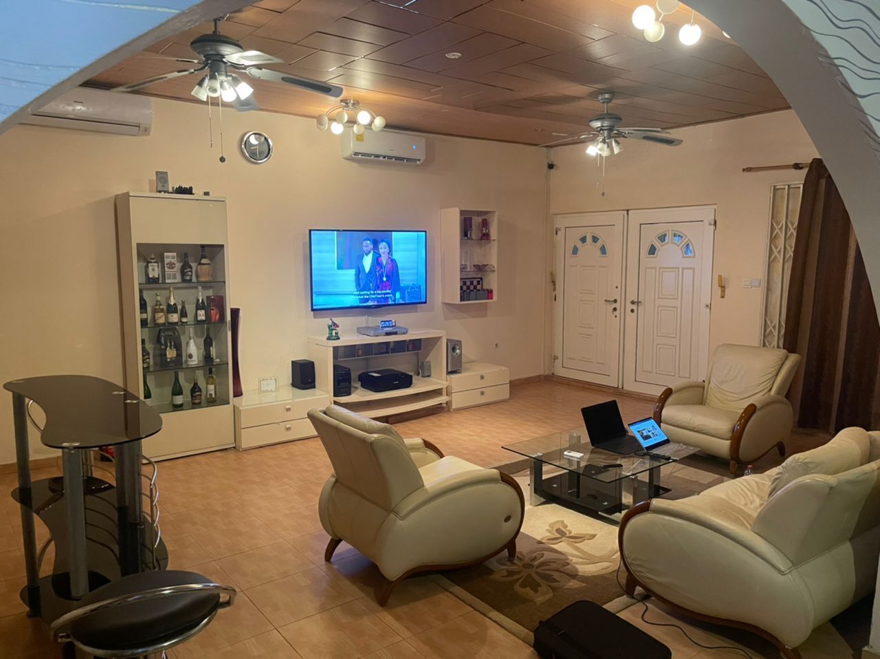 Beautiful  Holiday Home For You And Your Family - Accra