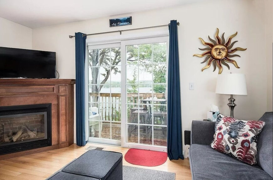 Gorgeous Waterfront Condo With Lake Access & Views - New Hampshire