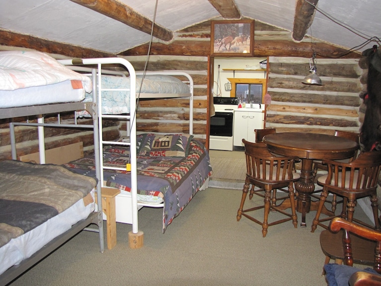 Cozy Rustic Cabin On Little Sheep Creek At Foot Of Lima Peaks - 리마