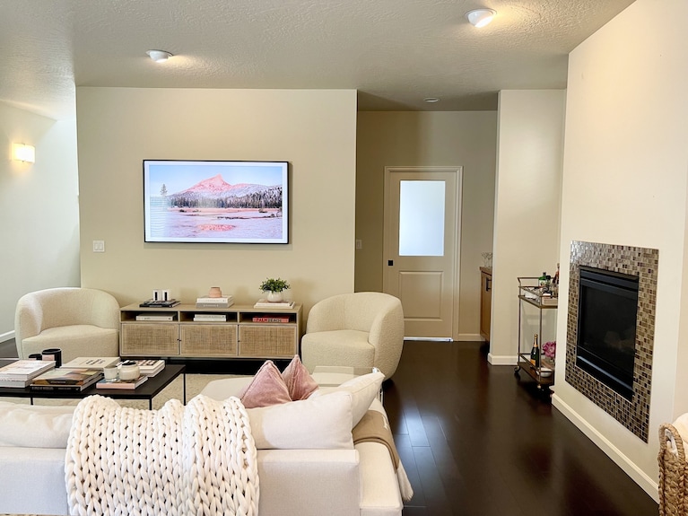 Cheerful 2 Bedroom Home In Eugene - ユージーン, OR