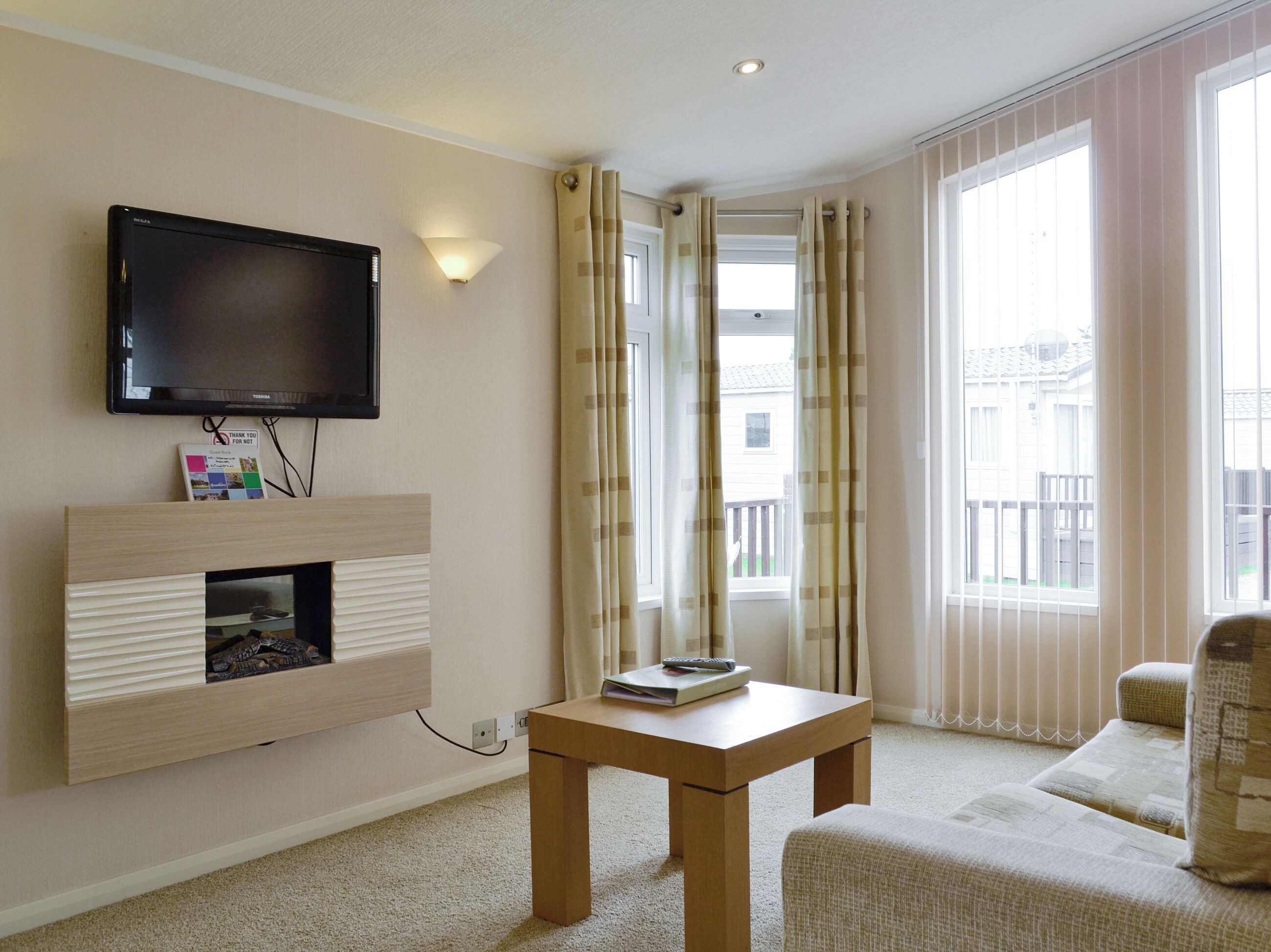 2 Bedroom Accommodation In Hopton-on-sea, Great Yarmouth - Great Yarmouth