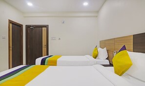Quarto Duplo Standard | Secretária