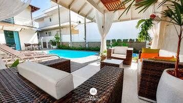 Casa Deluxe, piscina privativa (Casa Estrela Rubi) | Piscina | Piscina exterior, guarda-sóis, espreguiçadeiras