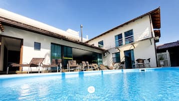 Casa Deluxe, piscina privativa (Casa Estrela Rubi) | Piscina | Piscina exterior, guarda-sóis, espreguiçadeiras