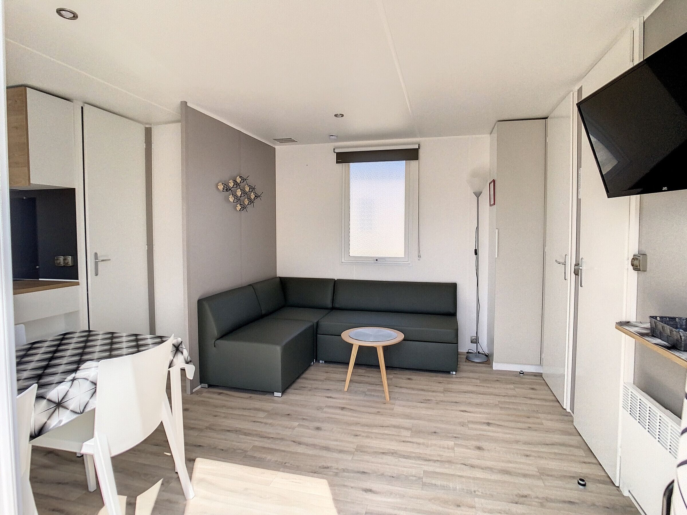 Mobil-home Grand Confort 4 Pers: Piscine Chauffée, Près De La Plage, Parking Inclus - Jullouville