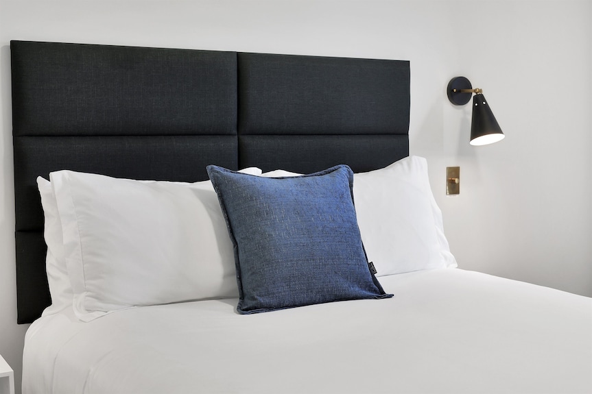 Queen Bed + Kitchen + Washer/dryer, Mt Shasta #206 - McCloud, CA