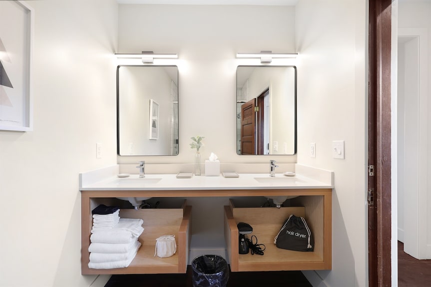 Summit Lofts, View Of Mt Shasta, King Bed, #205 - Mount Shasta, CA