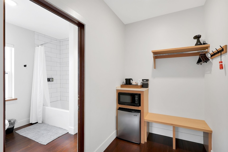 Summit Lofts, View Mt Shasta, King Bed, #204 - Mount Shasta, CA