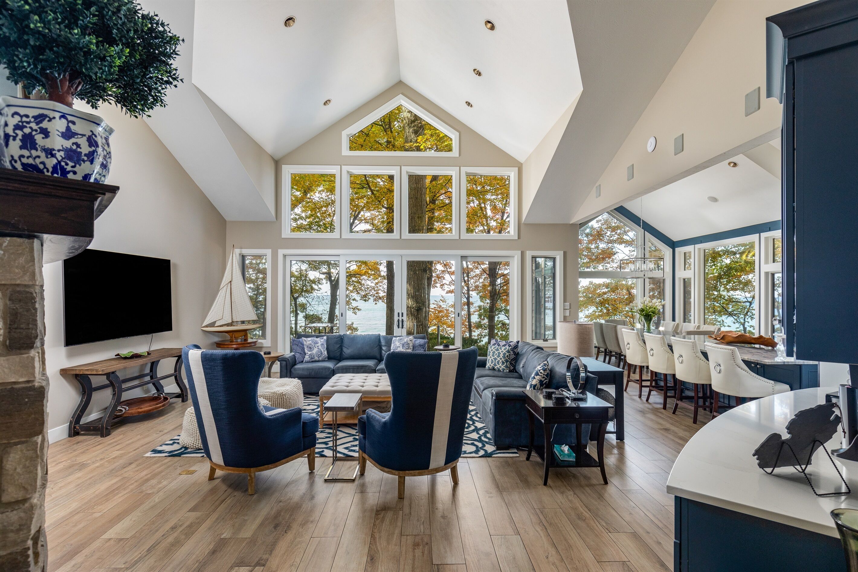 Luxury Lakeside Stunner W/ Beach, Firepit, Games - Saugatuck, MI