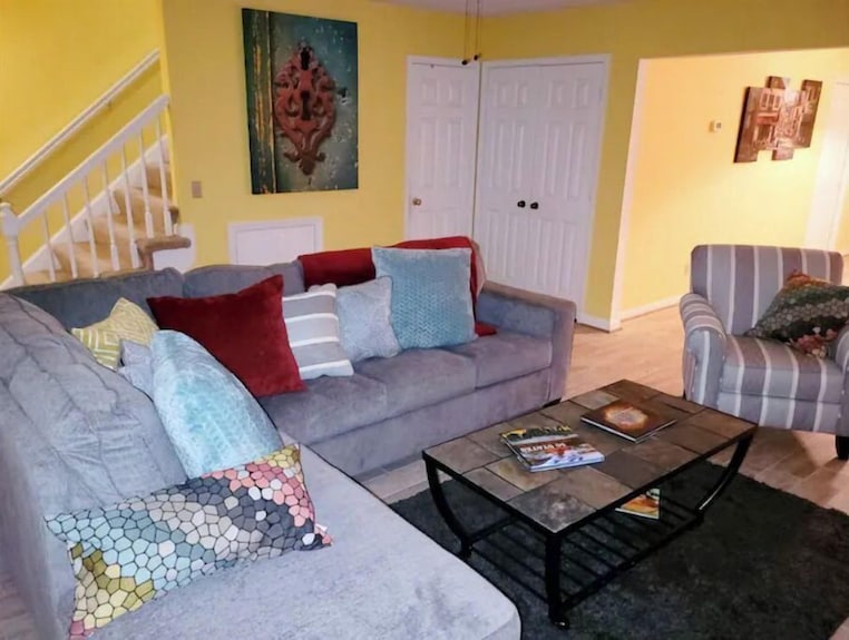 2br, 2.5 Bath, Townhouse With 3 Beds. - Lake Oliver