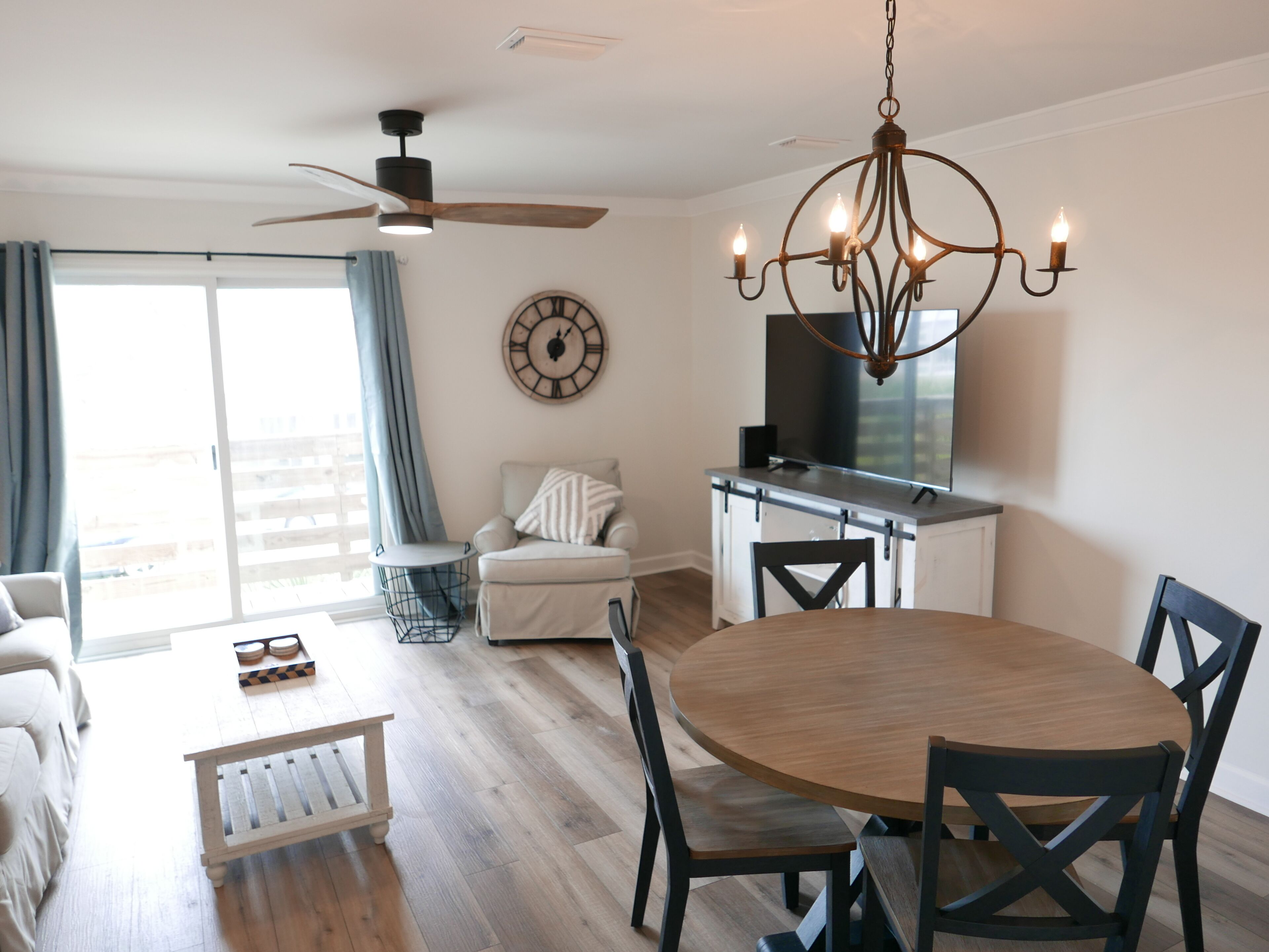 2 Br 1.5 Ba Heart Of Gulf Shores Condo - Across From Beach! - Gulf Shores, AL