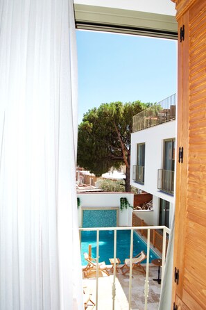 Quarto Duplo Standard | Minibar, Wi-fi grátis, roupa de cama fornecida 