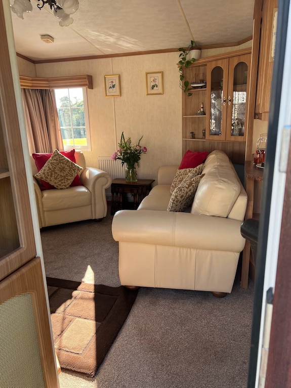 Heavenly Retreat - Spacious & Peaceful With Patio - Aberaeron