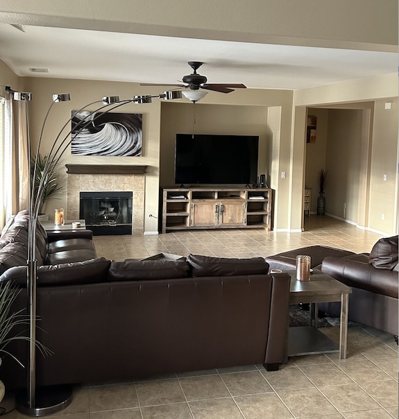 Golf Course Oasis, Pool, Spa, Games, Walk To Festivals, Pet Friendly. - Indio, CA
