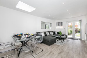 Apartamento luxo, suíte, vista para o jardim (Ground Floor) | Lounge