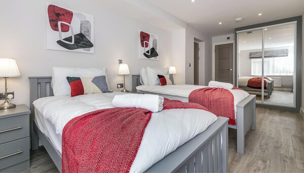 Maple Lodge - Select Car Leasing Stadium