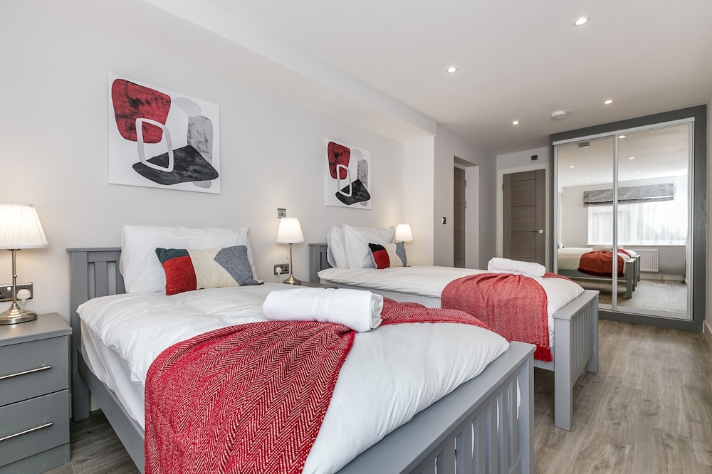 Maple Lodge - Reading