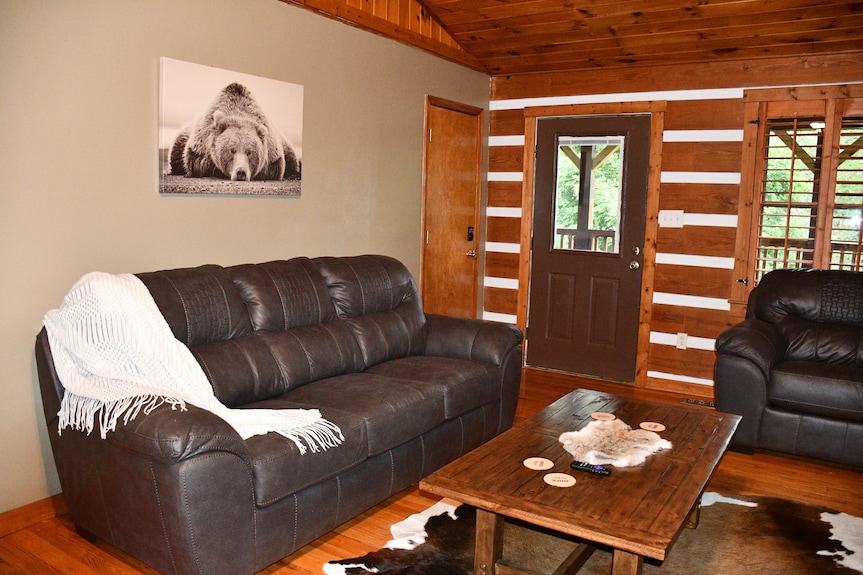 Lakeshore Retreat - Abingdon, VA